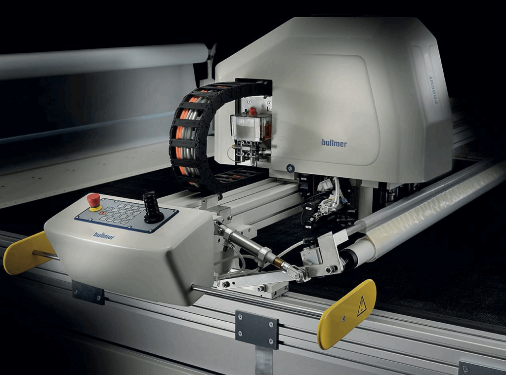 Stříhací technika Bullmer | Řezací systémy Bullmer